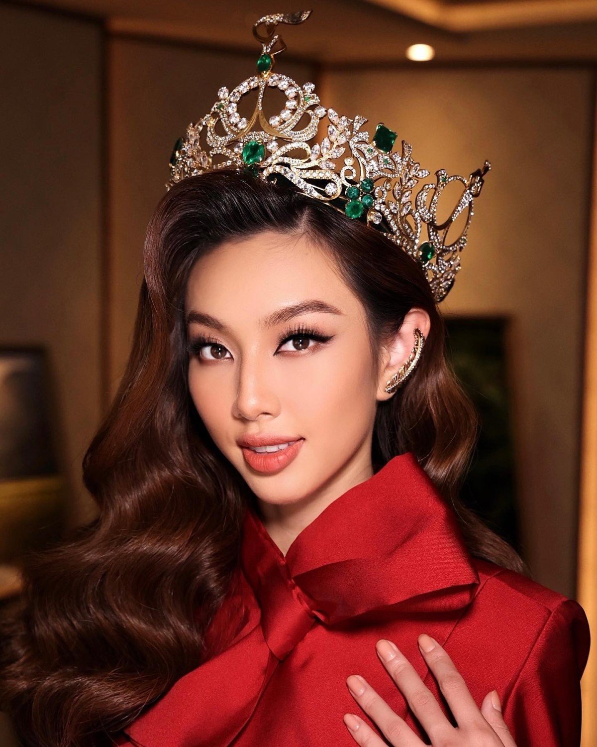 Trở Lại Trào Lưu Thập Niên Những Năm 80s Cùng Mái Tóc Uốn Xoăn Retro